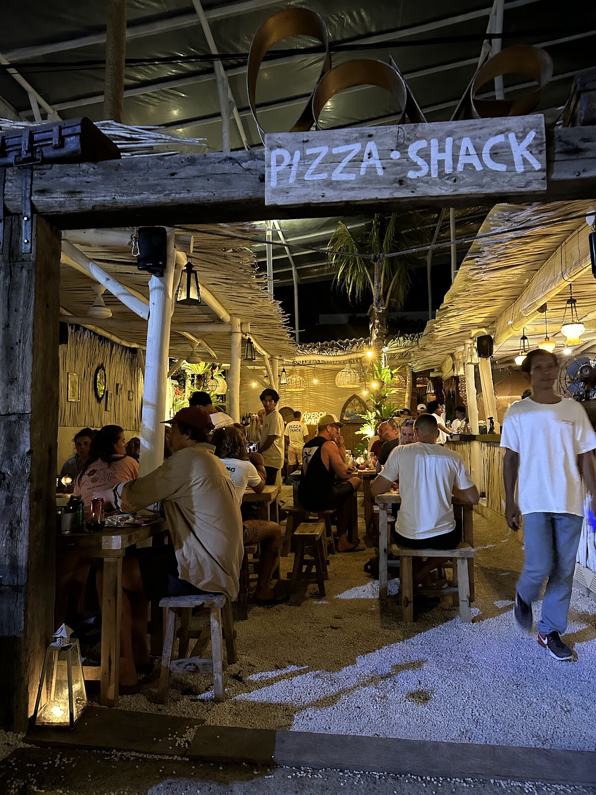 Pizza Shack Kuta Lombok, Ресторан на Бали