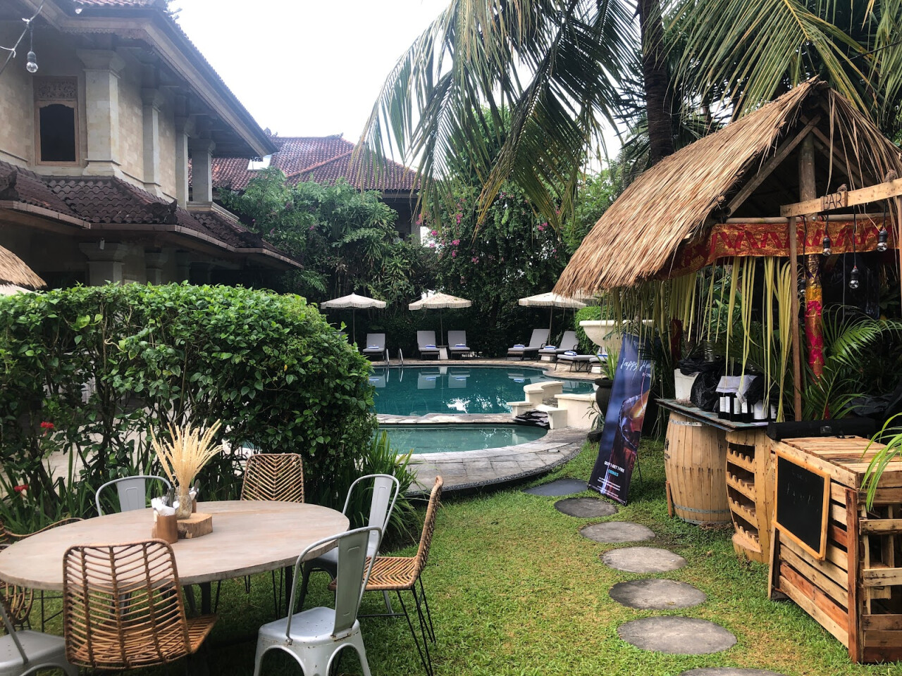 Genius Café Gianyar, Ресторан на Бали